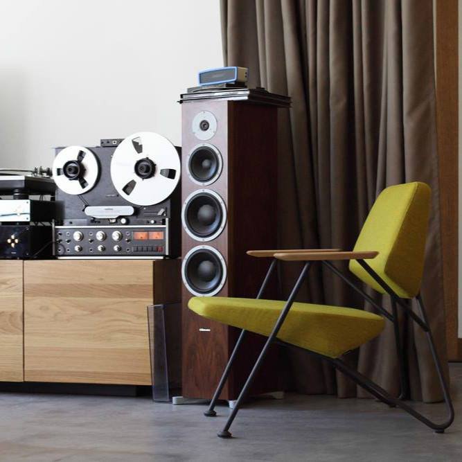 polygon chair - NUANS